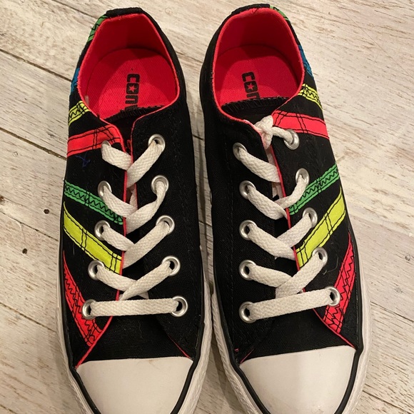 Converse | Shoes | Copy Converse Black Low Top Canvas With Neon St ...